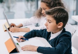 Advantages And Disadvantages Of Using Tablet In The Classroom ...